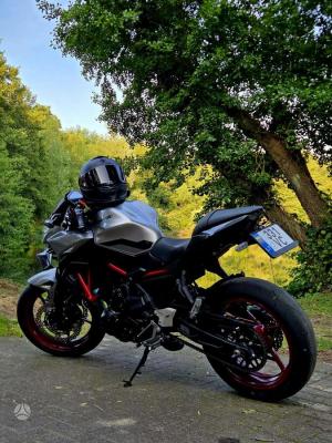 Grey Kawasaki Z 2023 in Telschi, with an engine capacity of 0.65 L and mileage of 16 thousand km for 4700 €, photo  on AUTOMOTO.COM.LV