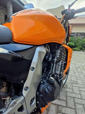 Kawasaki Z 2003 in Prienai, with an engine capacity of 1.00 L and mileage of 41 thousand km for 3050 €, photo 19 on AUTOMOTO.COM.LV