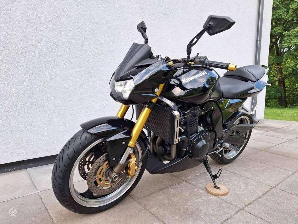 Kawasaki Z 2004 in Prienai, with an engine capacity of 0.75 L and mileage of 31 thousand km for 2750 €, photo 1 on AUTOMOTO.COM.LV