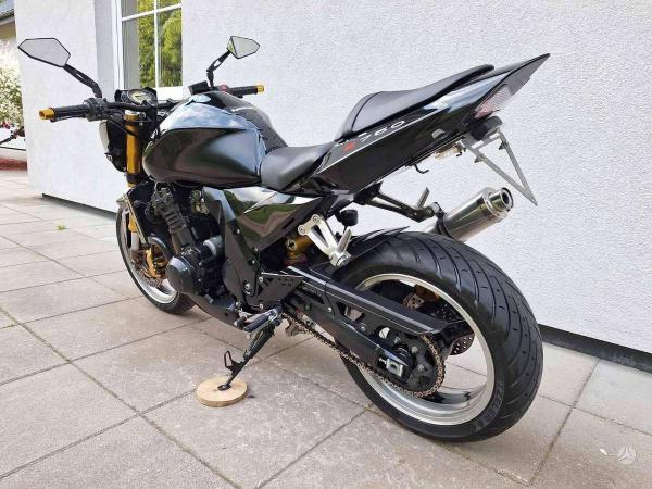 Kawasaki Z 2004 in Prienai, with an engine capacity of 0.75 L and mileage of 31 thousand km for 2750 €, photo 10 on AUTOMOTO.COM.LV