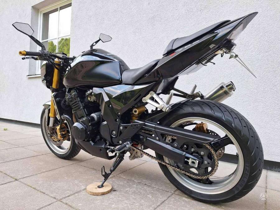 Kawasaki Z 2004 in Prienai, with an engine capacity of 0.75 L and mileage of 31 thousand km for 2750 €, photo 18 on AUTOMOTO.COM.LV