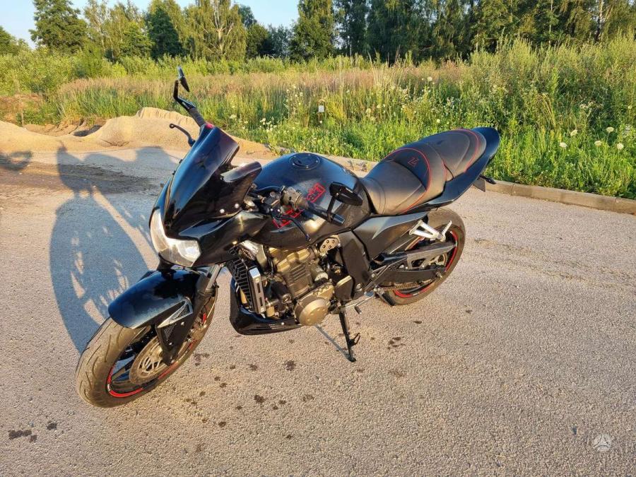 Kawasaki Z 2004 Alīta, ar dzinēja tilpumu 0.75 L un nobraukumu 27 tūkst. km par 2600 €, foto 3 vietnē AUTOMOTO.COM.LV