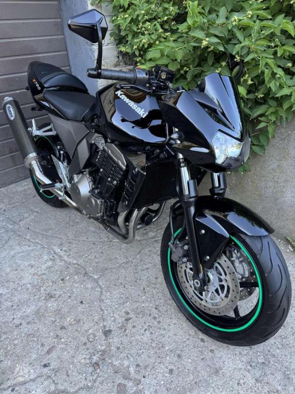 Kawasaki Z 2005 in Prienai, with an engine capacity of 0.75 L and mileage of 17 thousand km for 2899 €, photo 1 on AUTOMOTO.COM.LV