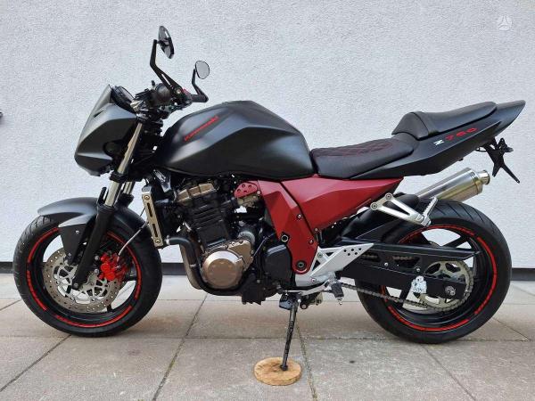 Kawasaki Z 2005 in Prienai, with an engine capacity of 0.75 L and mileage of 32 thousand km for 2650 €, photo 3 on AUTOMOTO.COM.LV