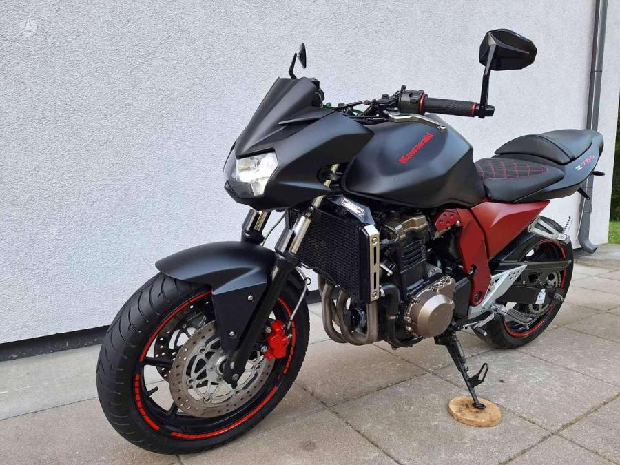 Kawasaki Z 2005 in Prienai, with an engine capacity of 0.75 L and mileage of 32 thousand km for 2650 €, photo 8 on AUTOMOTO.COM.LV
