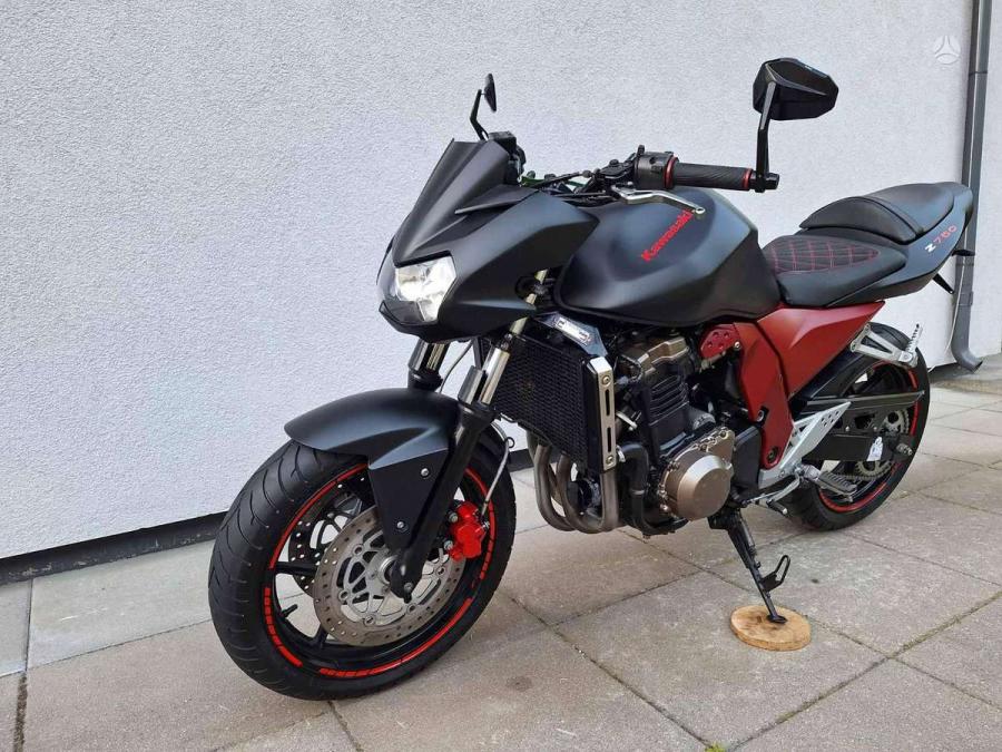 Kawasaki Z 2005 in Prienai, with an engine capacity of 0.75 L and mileage of 32 thousand km for 2650 €, photo 12 on AUTOMOTO.COM.LV