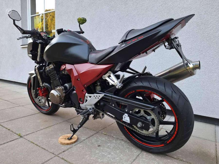 Kawasaki Z 2005 in Prienai, with an engine capacity of 0.75 L and mileage of 32 thousand km for 2650 €, photo 17 on AUTOMOTO.COM.LV