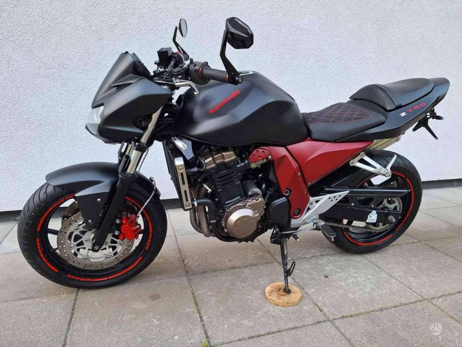 Kawasaki Z 2005 in Prienai, with an engine capacity of 0.75 L and mileage of 32 thousand km for 2650 €, photo 18 on AUTOMOTO.COM.LV