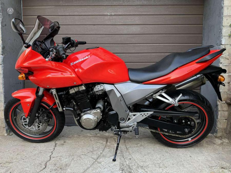 Kawasaki Z 2005 in Prienai, with an engine capacity of 0.75 L and mileage of 30 thousand km for 2550 €, photo 6 on AUTOMOTO.COM.LV