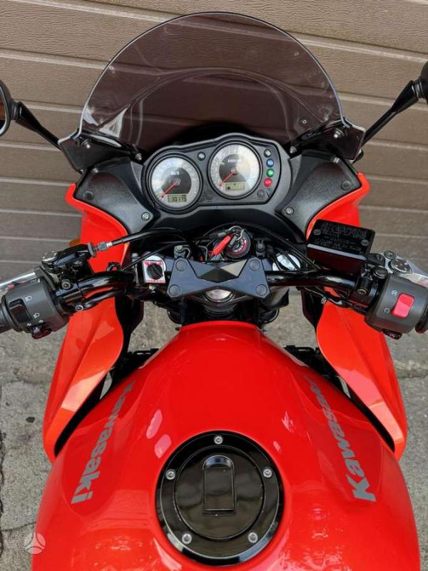 Kawasaki Z 2005 in Prienai, with an engine capacity of 0.75 L and mileage of 30 thousand km for 2550 €, photo 9 on AUTOMOTO.COM.LV