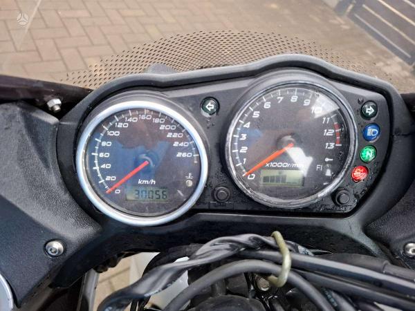 Kawasaki Z 2006 Viļņa, ar dzinēja tilpumu 0.75 L un nobraukumu 30 tūkst. km par 1850 €, foto 5 vietnē AUTOMOTO.COM.LV