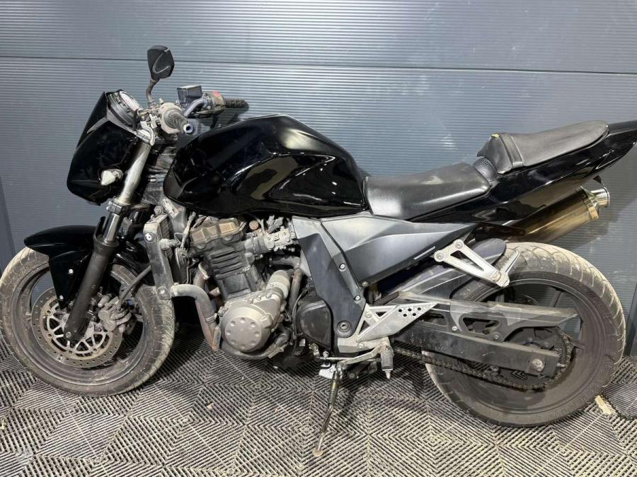 Kawasaki Z 2006 in Taurage, with an engine capacity of 0.75 L and mileage of 32 thousand km for 1990 €, photo 6 on AUTOMOTO.COM.LV
