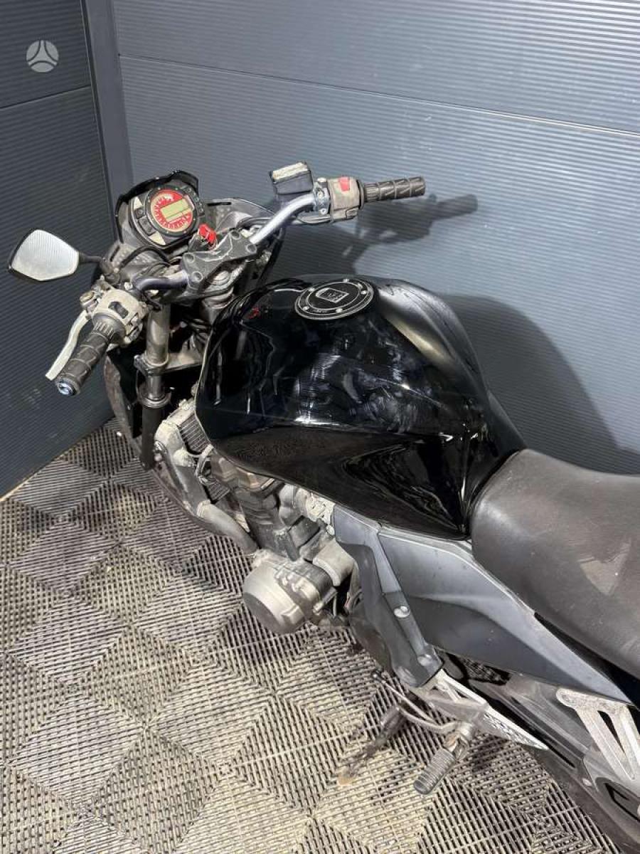 Kawasaki Z 2006 in Taurage, with an engine capacity of 0.75 L and mileage of 32 thousand km for 1990 €, photo 7 on AUTOMOTO.COM.LV