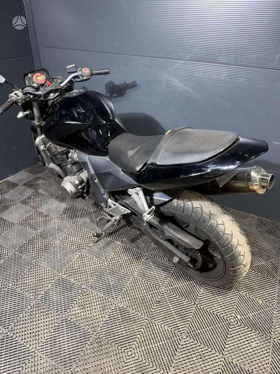 Kawasaki Z 2006 in Taurage, with an engine capacity of 0.75 L and mileage of 32 thousand km for 1990 €, photo 8 on AUTOMOTO.COM.LV