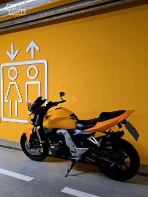 Kawasaki Z 2006 in Vilnius, with an engine capacity of 0.75 L and mileage of 39 thousand km for 2650 €, photo 4 on AUTOMOTO.COM.LV