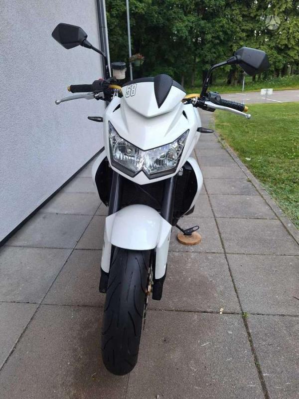 Kawasaki Z 2007 in Prienai, with an engine capacity of 0.75 L and mileage of 27 thousand km for 3450 €, photo 4 on AUTOMOTO.COM.LV