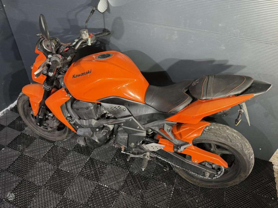 Kawasaki Z 2008 in Taurage, with an engine capacity of 0.75 L and mileage of 30 thousand km for 2550 €, photo 6 on AUTOMOTO.COM.LV
