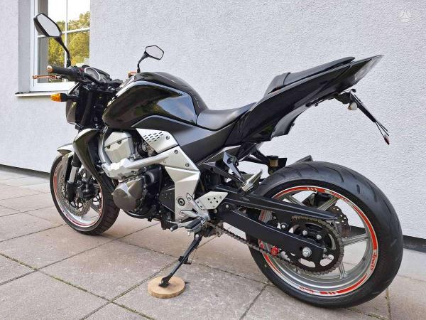 Kawasaki Z 2008 in Prienai, with an engine capacity of 0.75 L and mileage of 38 thousand km for 3450 €, photo 6 on AUTOMOTO.COM.LV