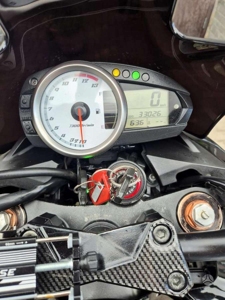 Kawasaki Z 2008 in Prienai, with an engine capacity of 1.00 L and mileage of 33 thousand km for 4100 €, photo 12 on AUTOMOTO.COM.LV