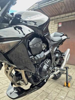 Kawasaki Z 2008 in Prienai, with an engine capacity of 1.00 L and mileage of 33 thousand km for 4100 €, photo 16 on AUTOMOTO.COM.LV