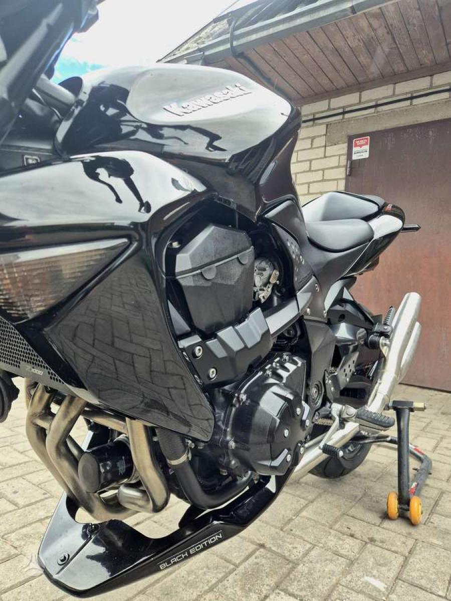 Kawasaki Z 2008 in Prienai, with an engine capacity of 1.00 L and mileage of 33 thousand km for 4100 €, photo 16 on AUTOMOTO.COM.LV