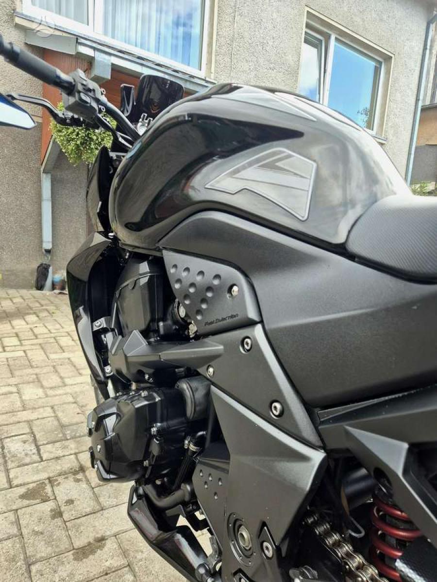 Kawasaki Z 2008 in Prienai, with an engine capacity of 1.00 L and mileage of 33 thousand km for 4100 €, photo 18 on AUTOMOTO.COM.LV