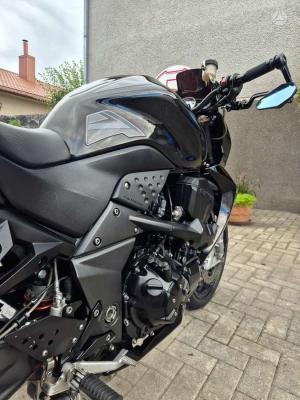 Kawasaki Z 2008 in Prienai, with an engine capacity of 1.00 L and mileage of 33 thousand km for 4100 €, photo 19 on AUTOMOTO.COM.LV