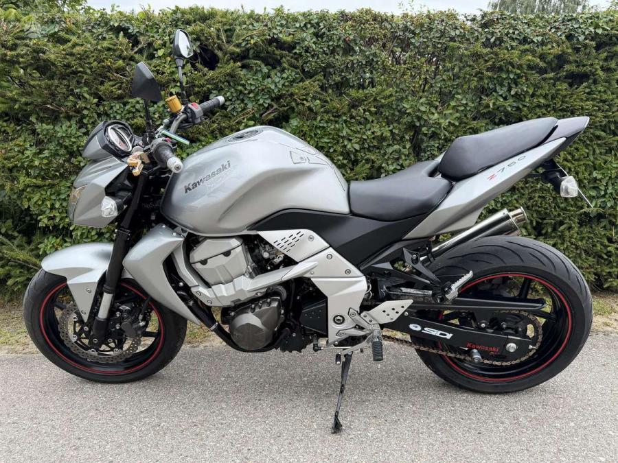 Kawasaki Z 2008 Prienai, ar dzinēja tilpumu 0.75 L un nobraukumu 25 tūkst. km par 3450 €, foto 6 vietnē AUTOMOTO.COM.LV