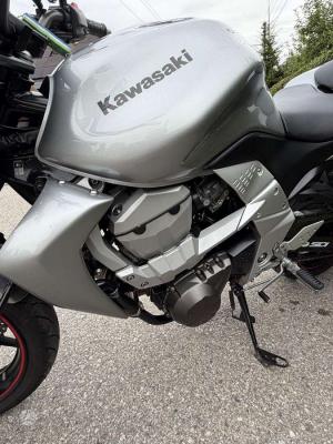 Kawasaki Z 2008 Prienai, ar dzinēja tilpumu 0.75 L un nobraukumu 25 tūkst. km par 3450 €, foto 13 vietnē AUTOMOTO.COM.LV
