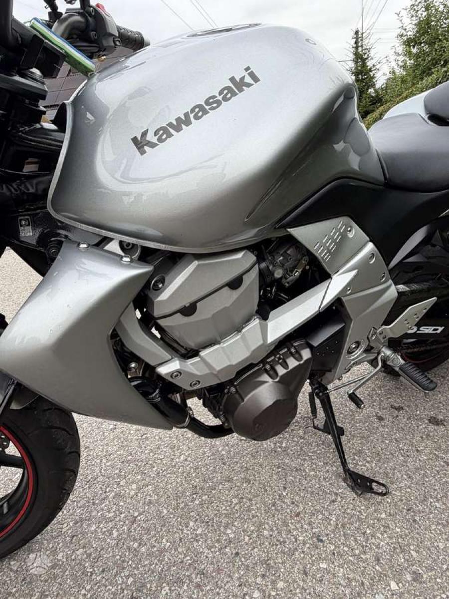 Kawasaki Z 2008 Prienai, ar dzinēja tilpumu 0.75 L un nobraukumu 25 tūkst. km par 3450 €, foto 13 vietnē AUTOMOTO.COM.LV