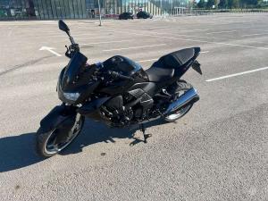 Kawasaki Z 2008 in Siauliai, with an engine capacity of 1.00 L and mileage of 40 thousand km for 4199 €, photo 10 on AUTOMOTO.COM.LV