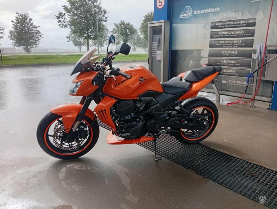 Kawasaki Z 2009 in Panevezys, with an engine capacity of 0.75 L and mileage of 38 thousand km for 3150 €, photo 4 on AUTOMOTO.COM.LV