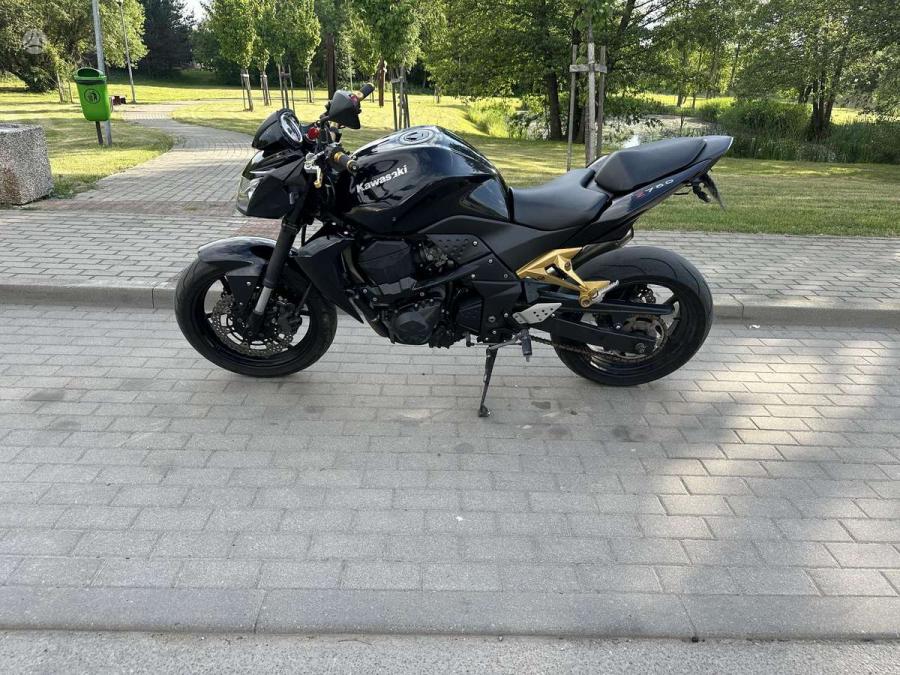 Kawasaki Z 2009 in Taurage, with an engine capacity of 0.75 L and mileage of 31 thousand km for 2550 €, photo 8 on AUTOMOTO.COM.LV