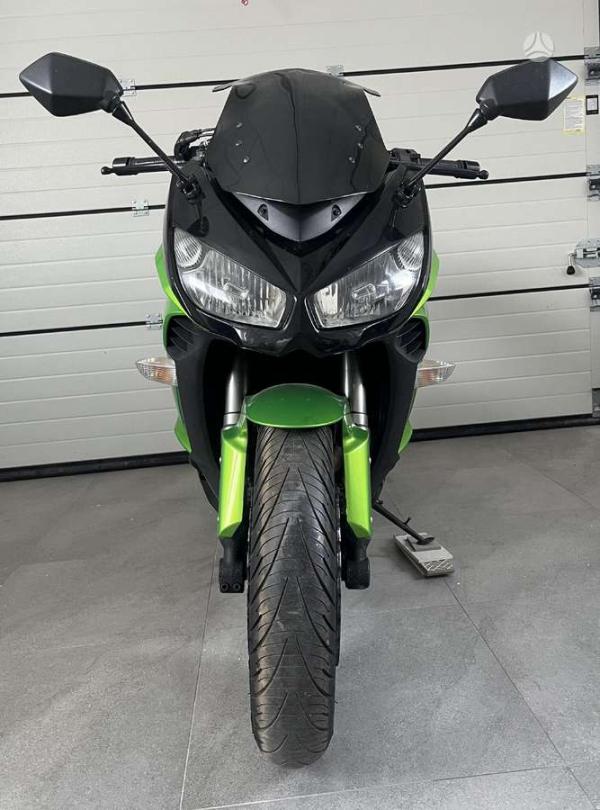 Kawasaki Z 2011 in Vilnius, with an engine capacity of 1.04 L and mileage of 47 thousand km for 4200 €, photo 5 on AUTOMOTO.COM.LV