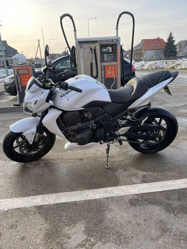 Kawasaki Z 2012 Tauragė, ar dzinēja tilpumu 0.00 L un nobraukumu 0 tūkst. km par 3750 €, foto 3 vietnē AUTOMOTO.COM.LV