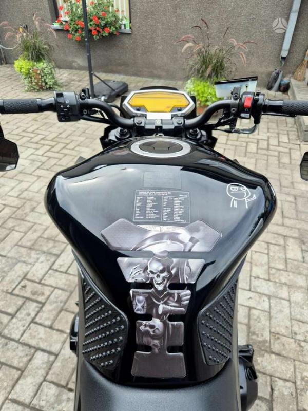 Kawasaki Z 2012 in Prienai, with an engine capacity of 1.00 L and mileage of 36 thousand km for 5350 €, photo 10 on AUTOMOTO.COM.LV