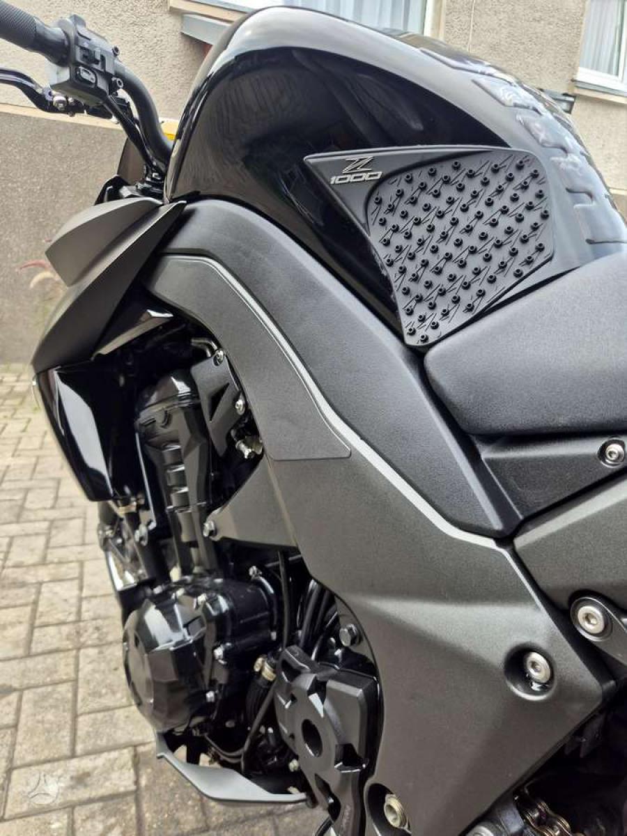 Kawasaki Z 2012 in Prienai, with an engine capacity of 1.00 L and mileage of 36 thousand km for 5350 €, photo 18 on AUTOMOTO.COM.LV