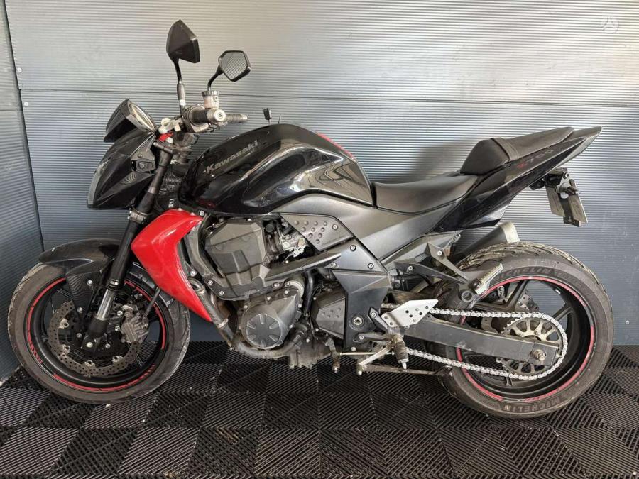 Kawasaki Z 2013 in Taurage, with an engine capacity of 0.75 L and mileage of 38 thousand km for 2750 €, photo 8 on AUTOMOTO.COM.LV