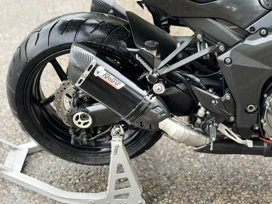 Kawasaki Z 2015 in Kazlu Ruda, with an engine capacity of 1.00 L and mileage of 27 thousand km for 6650 €, photo 22 on AUTOMOTO.COM.LV