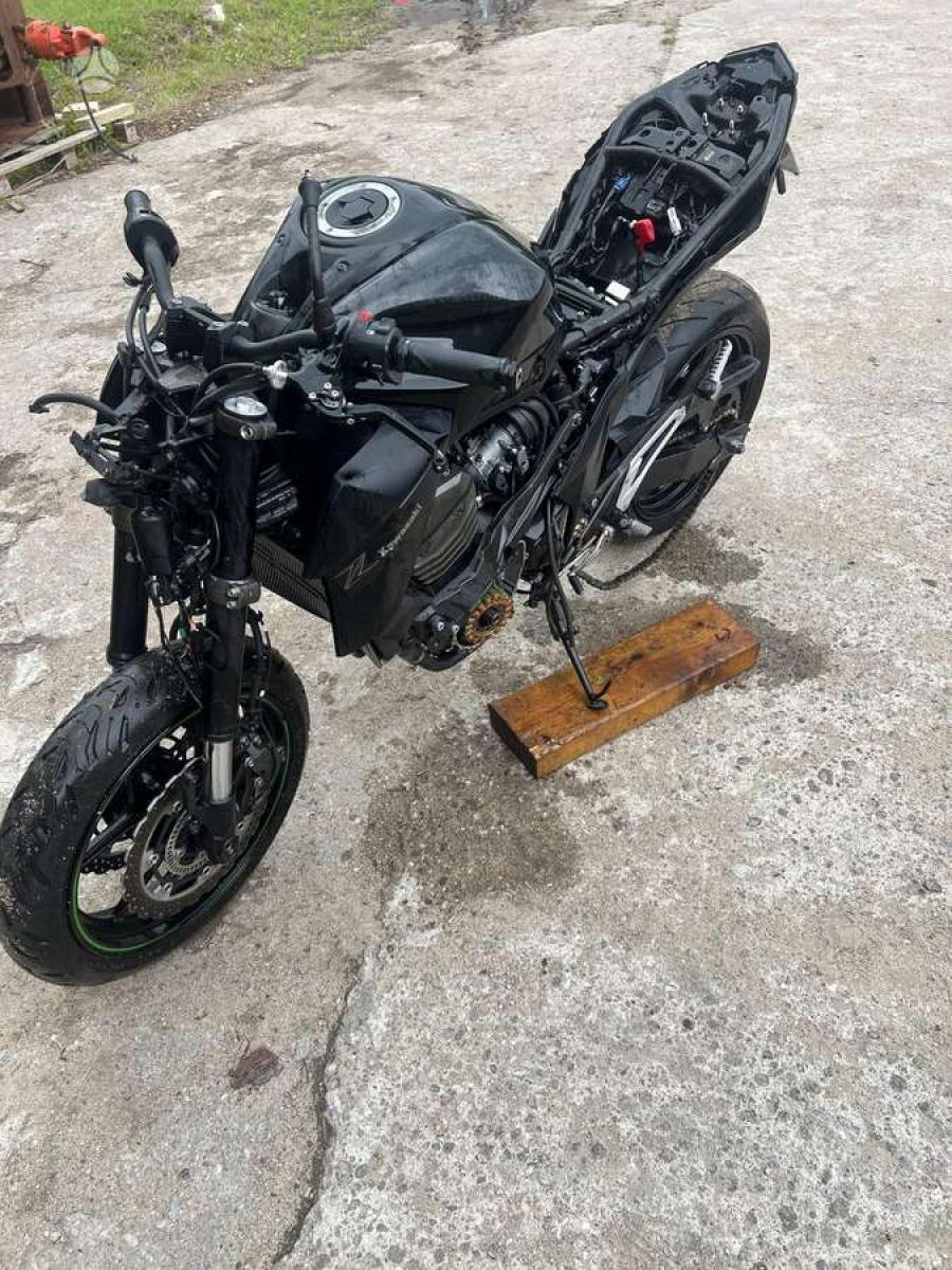 Кавасаки Z 2015 в Таураге, объемом двигателя 0.80 л и пробегом 17 тыс. км за 1599 €, фото 7 на AUTOMOTO.COM.LV