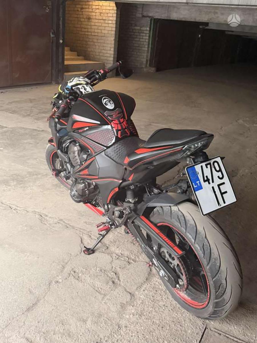 Kawasaki Z 2015 in Vilnius, with an engine capacity of 0.80 L and mileage of 54 thousand km for 4700 €, photo 3 on AUTOMOTO.COM.LV