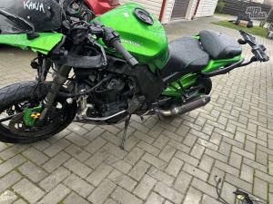 Kawasaki Z 2017 in Kaunas, with an engine capacity of 1.04 L and mileage of 35 thousand km for 1450 €, photo 5 on AUTOMOTO.COM.LV