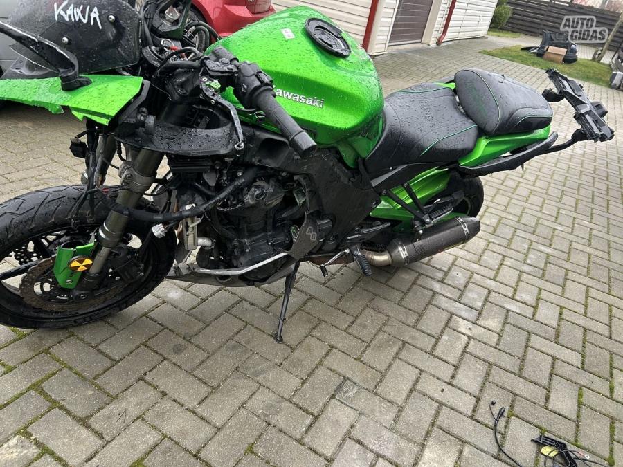 Kawasaki Z 2017 in Kaunas, with an engine capacity of 1.04 L and mileage of 35 thousand km for 1450 €, photo 5 on AUTOMOTO.COM.LV