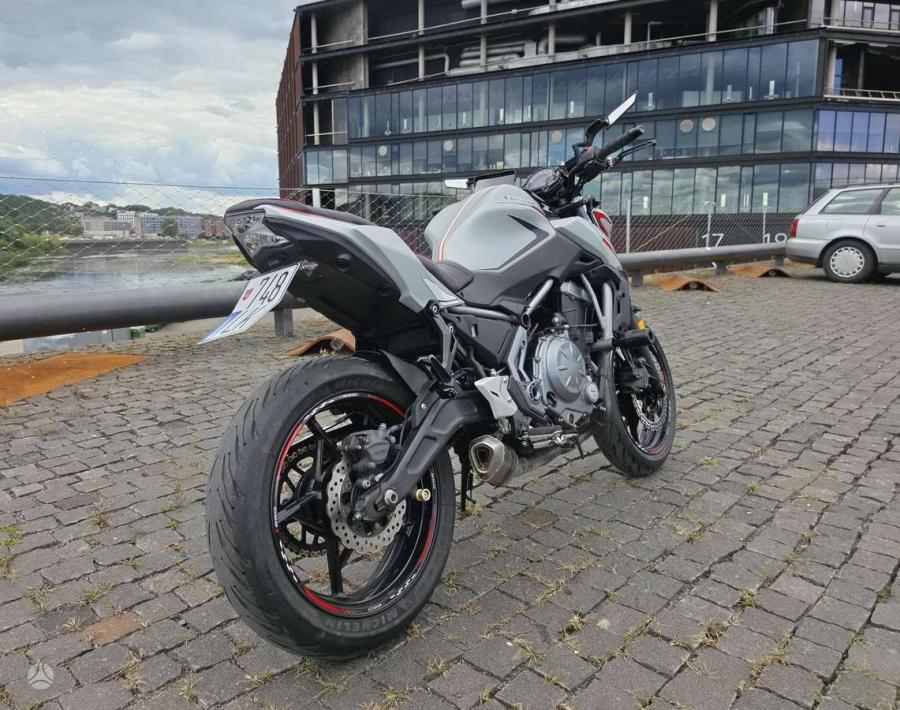 Kawasaki Z 2017 in Kaunas, with an engine capacity of 0.65 L and mileage of 36 thousand km for 3675 €, photo 5 on AUTOMOTO.COM.LV