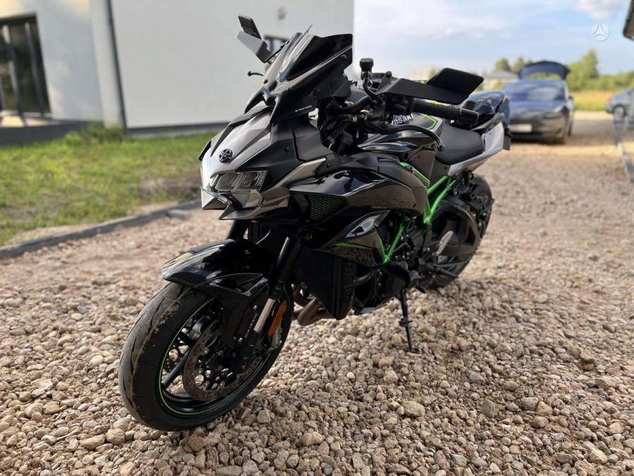 Kawasaki Z 2021 in Vilnius, with an engine capacity of 1.00 L and mileage of 22 thousand km for 11889 €, photo 3 on AUTOMOTO.COM.LV