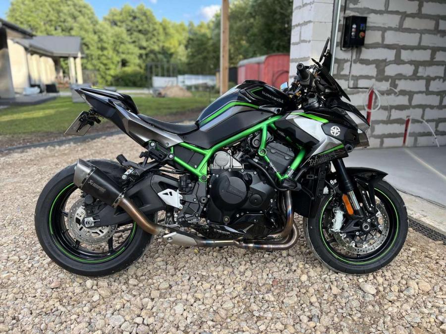 Kawasaki Z 2021 in Vilnius, with an engine capacity of 1.00 L and mileage of 22 thousand km for 11889 €, photo 5 on AUTOMOTO.COM.LV