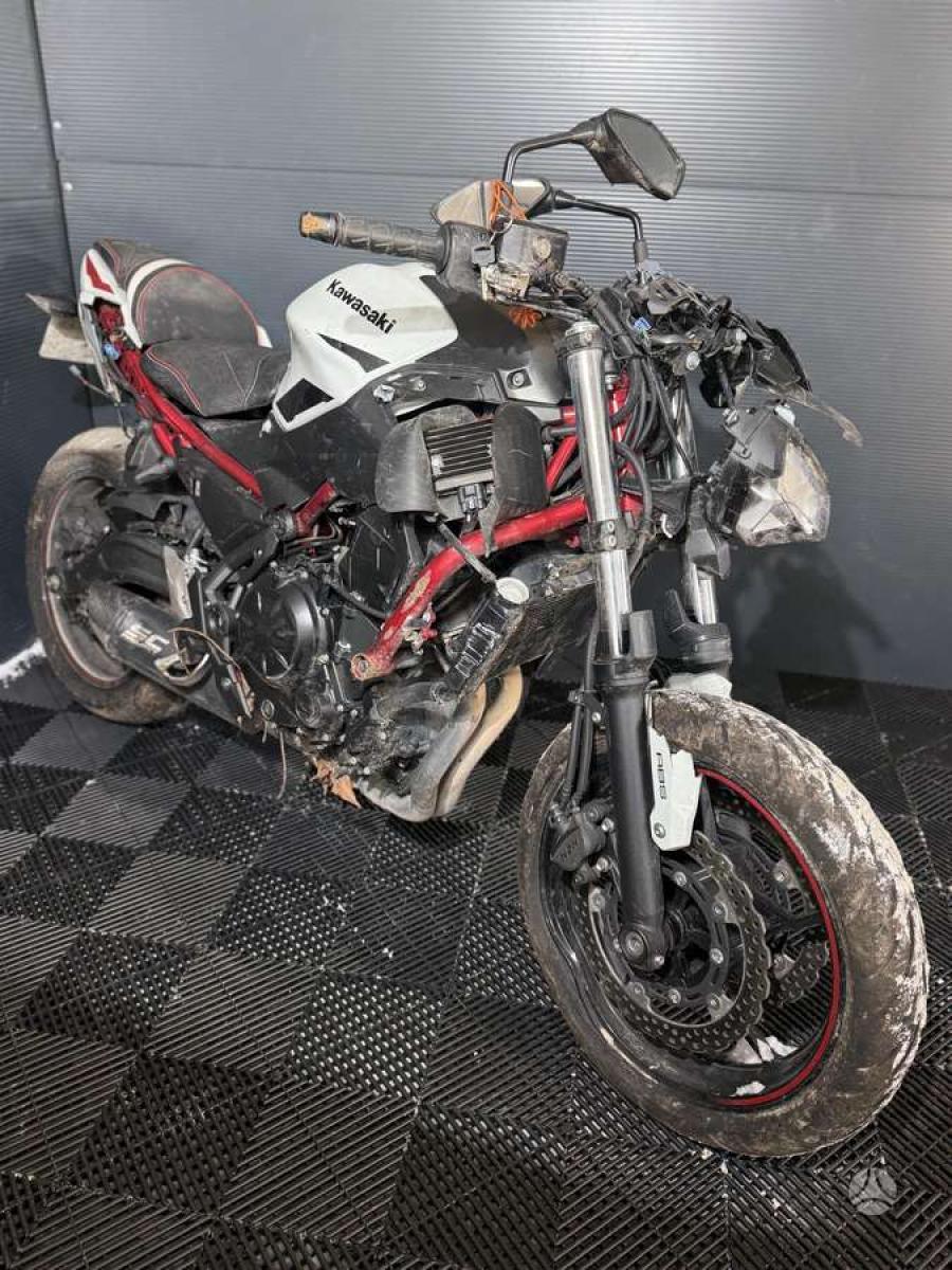 Kawasaki Z 2022 in Taurage, with an engine capacity of 0.65 L and mileage of 10 thousand km for 2500 €, photo 1 on AUTOMOTO.COM.LV