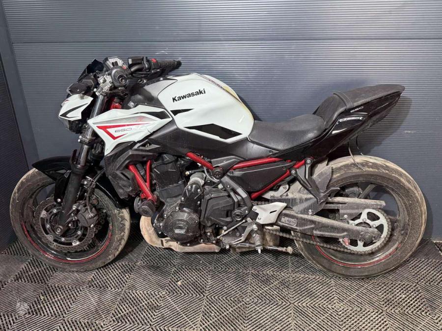 Kawasaki Z 2022 in Taurage, with an engine capacity of 0.65 L and mileage of 18 thousand km for 3100 €, photo 1 on AUTOMOTO.COM.LV