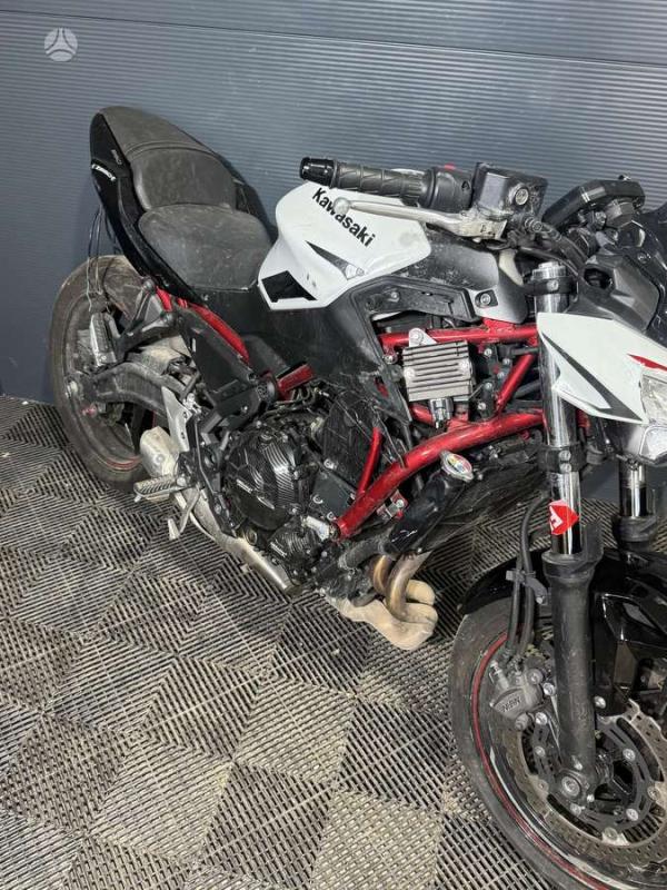Kawasaki Z 2022 in Taurage, with an engine capacity of 0.65 L and mileage of 18 thousand km for 3100 €, photo 3 on AUTOMOTO.COM.LV