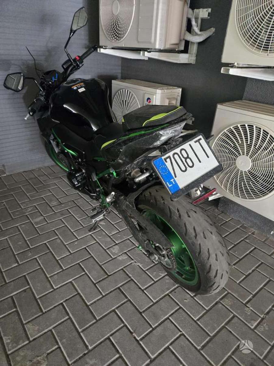 Kawasaki Z 2023 in Kaunas, with an engine capacity of 0.00 L and mileage of 18 thousand km for 7450 €, photo 6 on AUTOMOTO.COM.LV